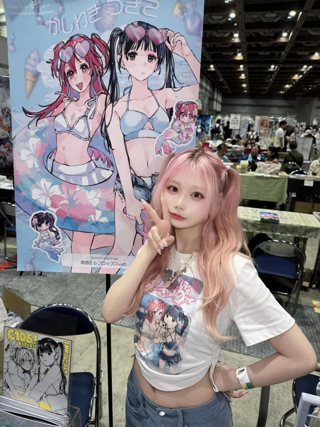 C106本子作者承诺女主永不脱丝袜！还找美少女Coser摆摊帮卖本~-多特游戏